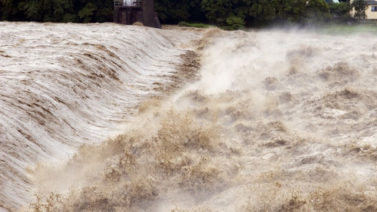 Typhoon in Kanto: Preparing for and Recovering from Pacific Cyclones